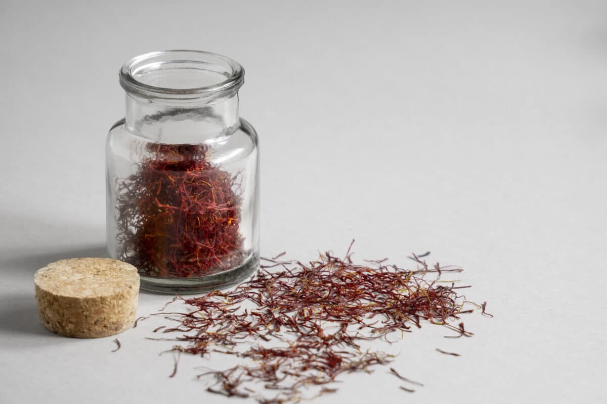 Comment bien choisir son safran : entre couleurs, arômes et origines ...